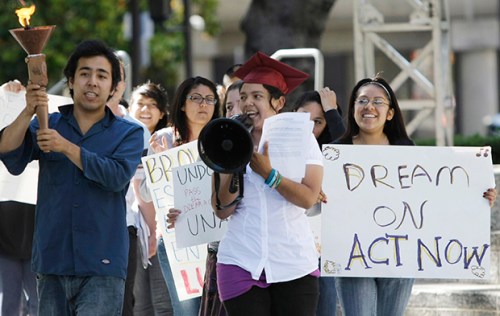 The Economic Benefits of Passing the DREAM Act - Center for American ...